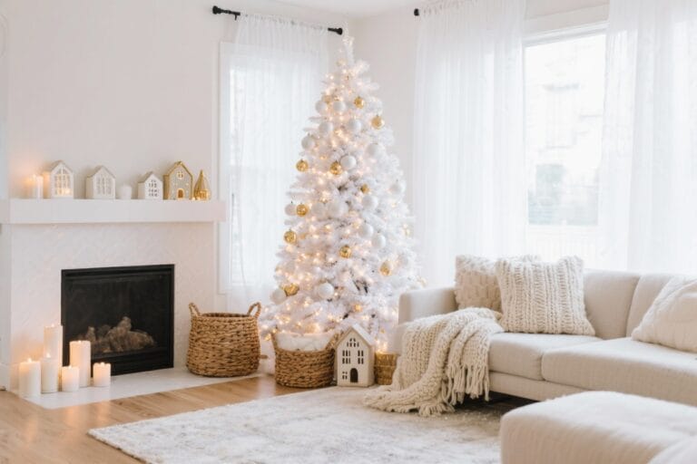 11 White Tree Christmas Decorating Ideas That Bring Instant Holiday ...